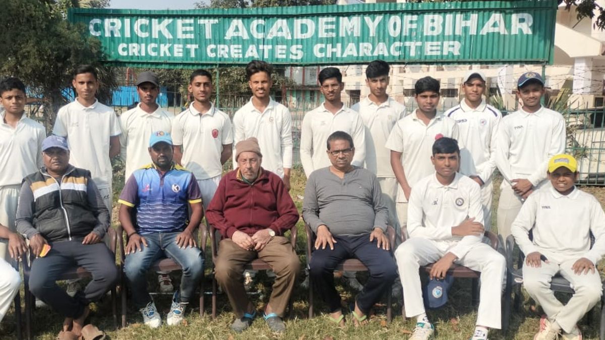 21वीं नेशनल डे-नाइट गोल्ड कप क्रिकेट टूर्नामेंट के लिए क्रिकेट एकेडमी ...